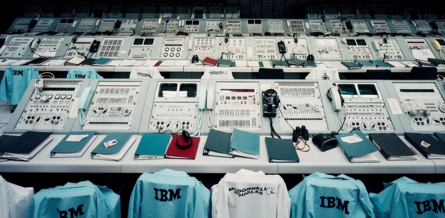 Thomas Struth’s Technology Photographs – Nonsite.org