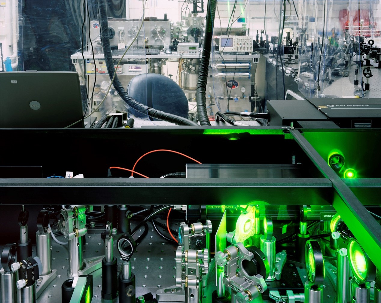 Thomas Struth’s Technology Photographs – Nonsite.org