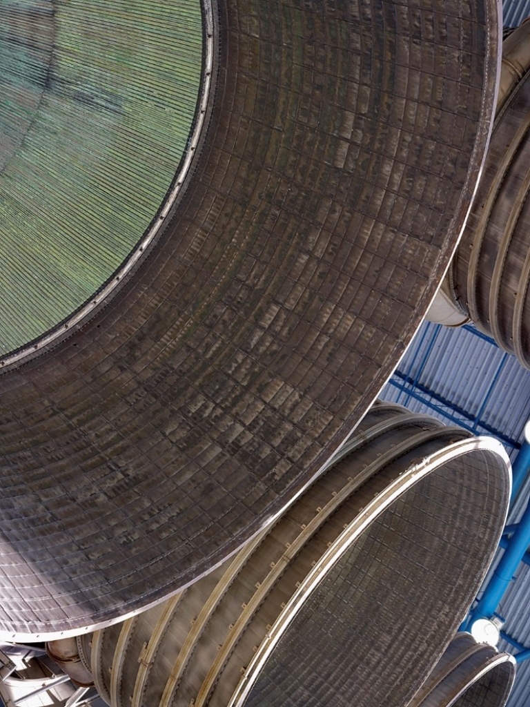 Thomas Struth’s Technology Photographs – Nonsite.org